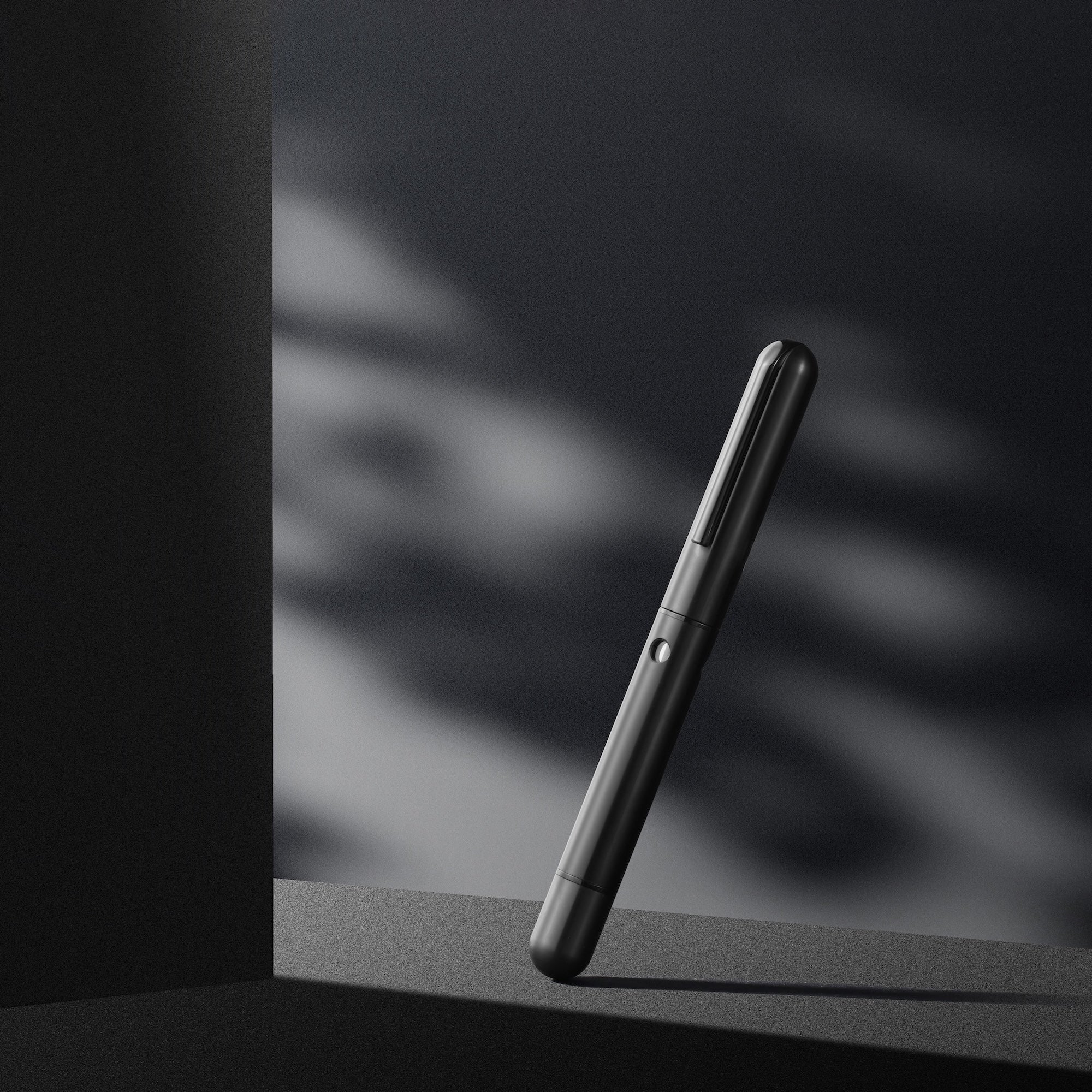 Nautilus Ti Black Titanium Fountain Pen | Nahvalur